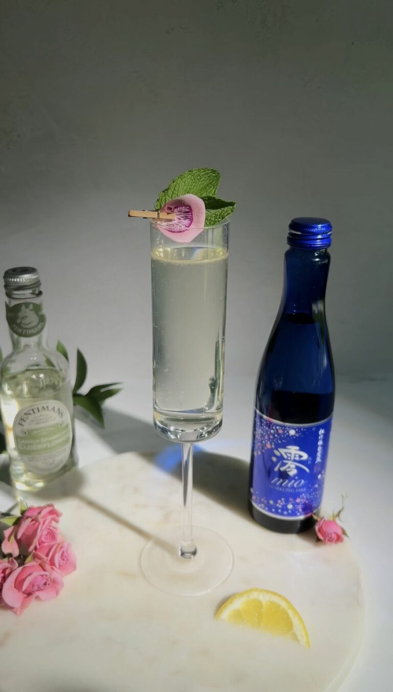 Simple Sparkling Sake Cocktail - Takara Sake USA, Inc.